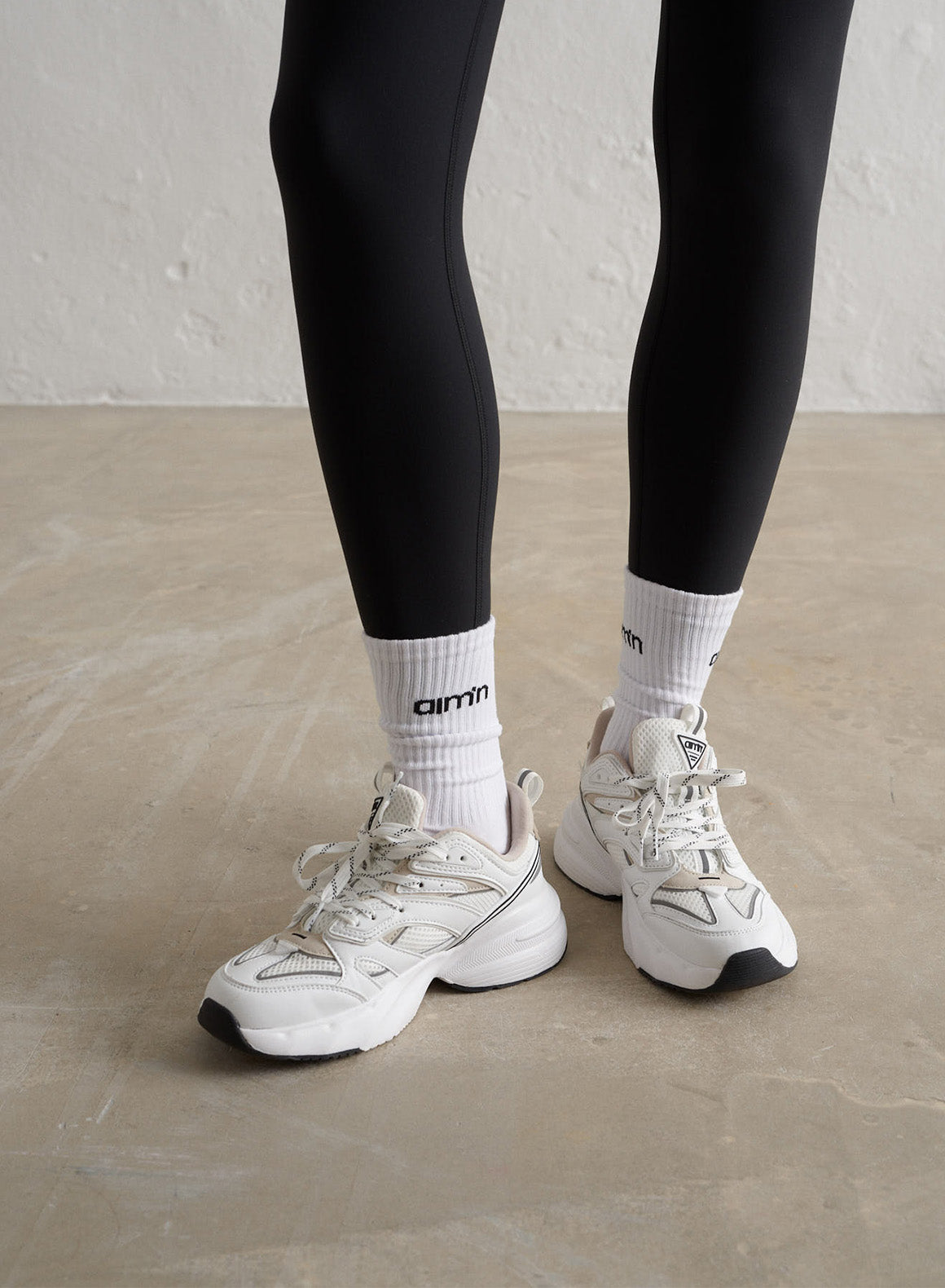 White Aim'n Logo Socks 3-pack – AIMN NZ