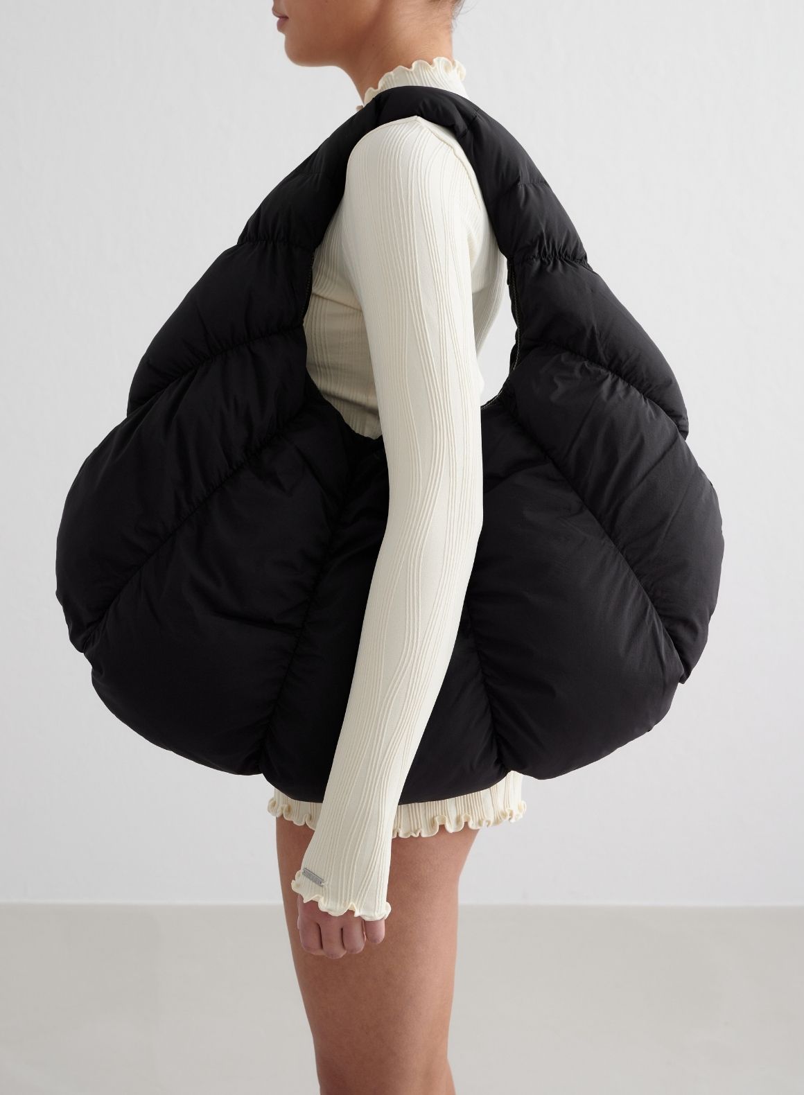 Black Croissant Bag – AIMN NZ