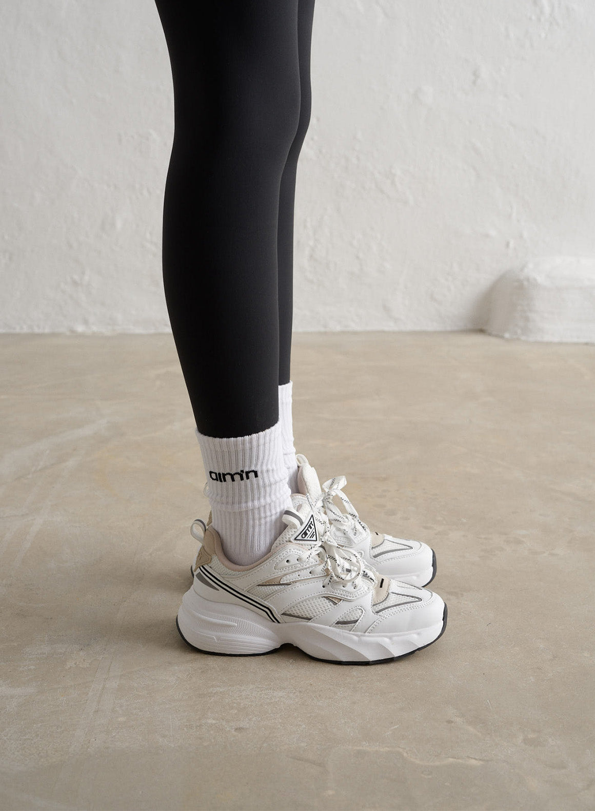 White Aim'n Logo Socks 3-pack – AIMN NZ