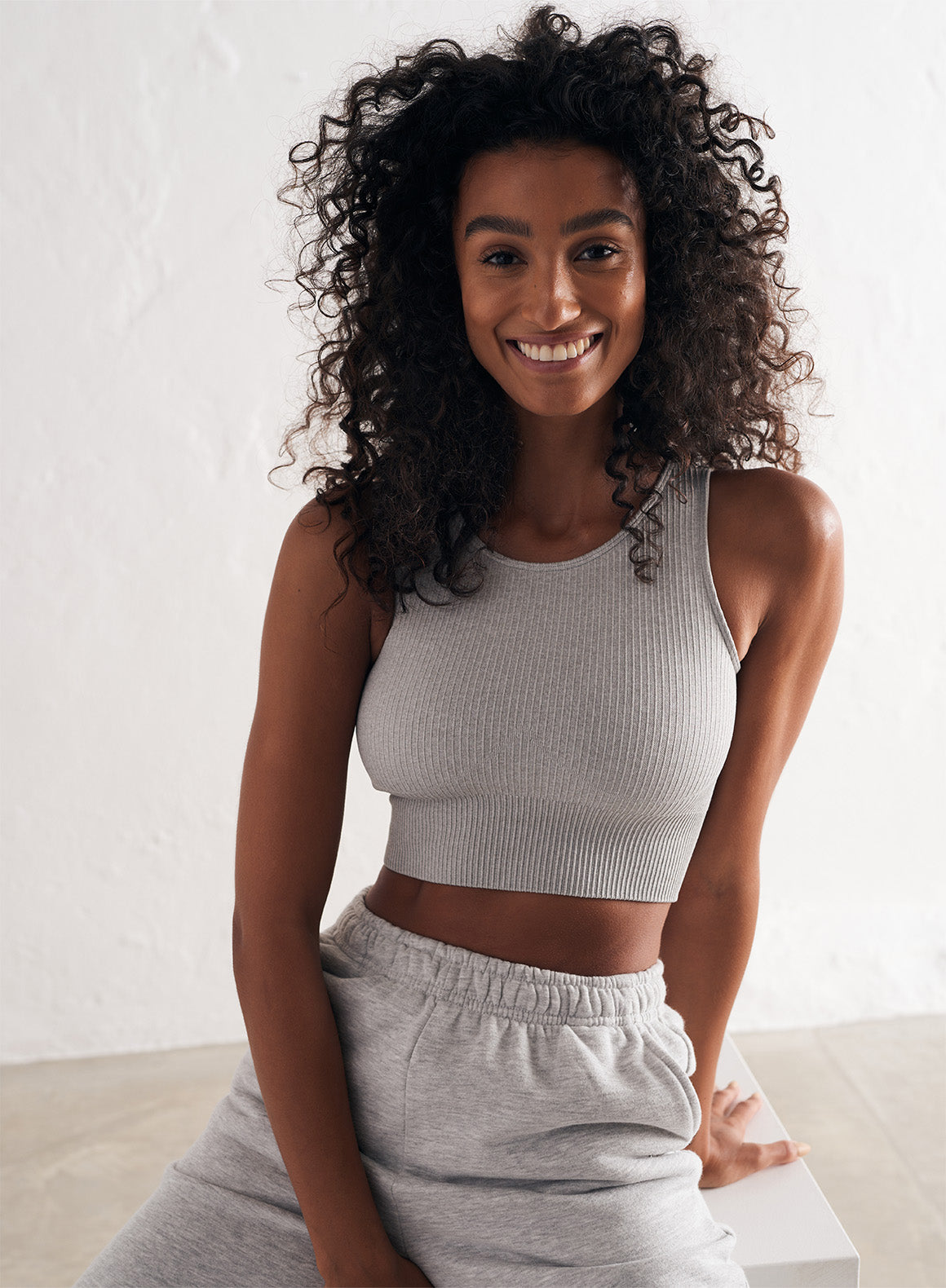 LIGHT GREY MELANGE RIBBED SEAMLESS CROP TOP – AIMN NZ